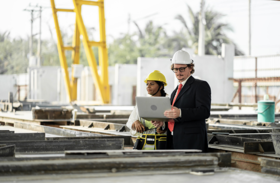 The Advantages of Using Shipping Containers at Commercial Job Sites